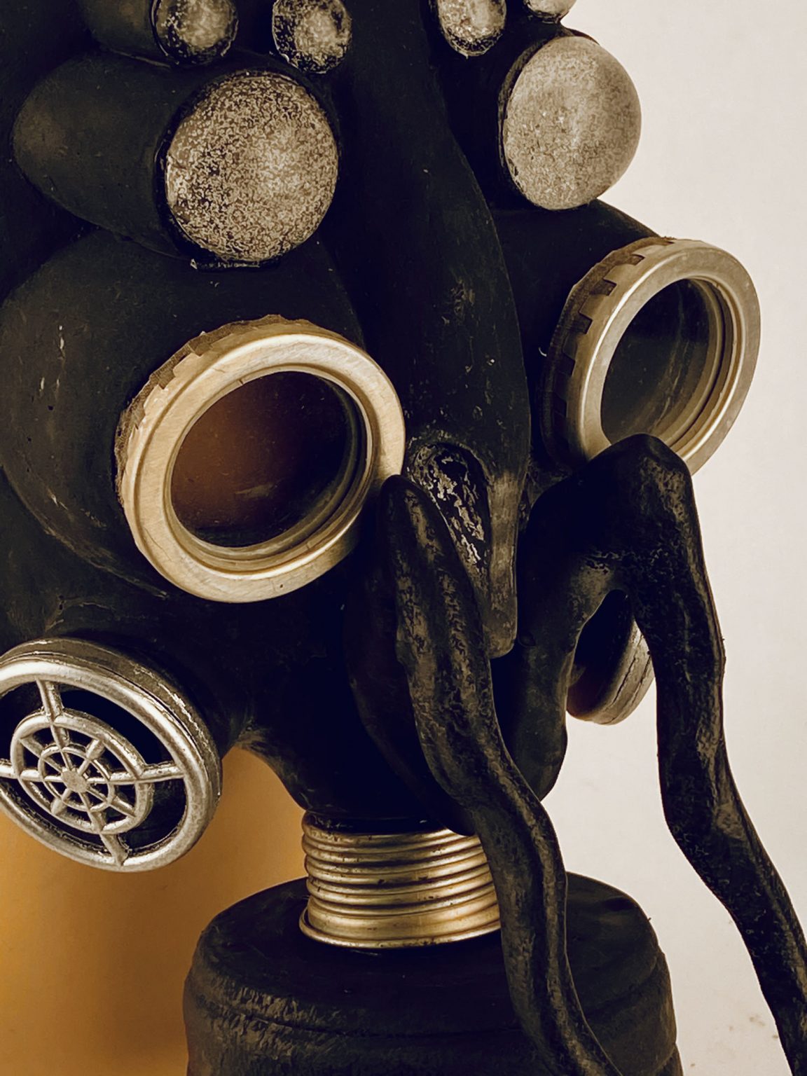 Bug – Gas Mask