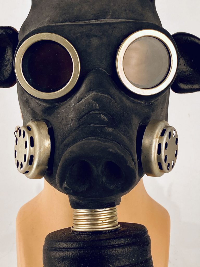 Pig – Gas Mask